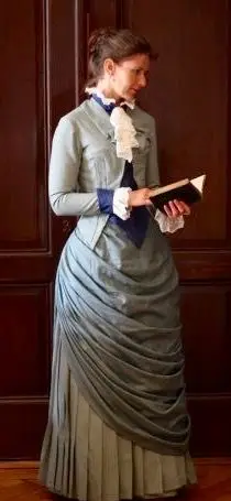 18th Century Victorian Bustle Vintage Gown Steampunk Gothic Ball Gown ...