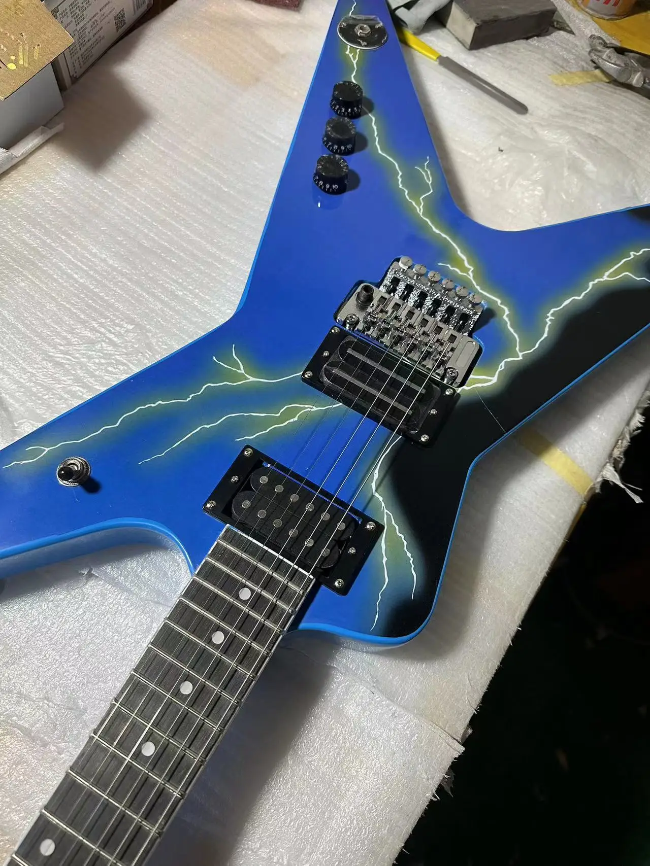 Dimebag Darrell Lightning Guitar