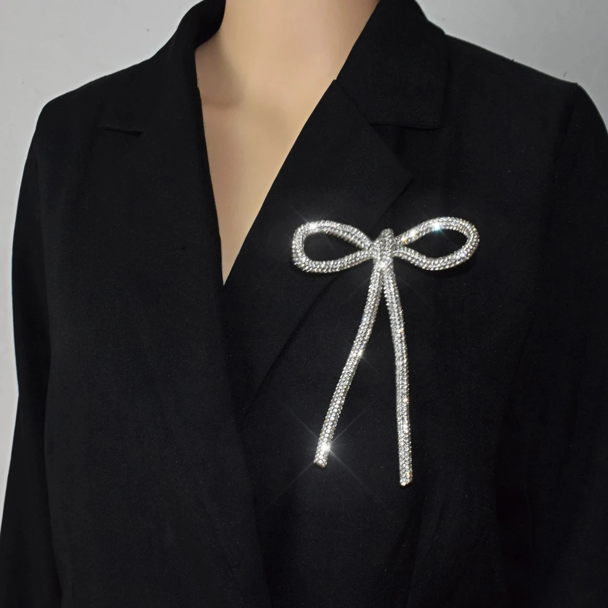 Simple-Designer-Sliver-Rhinestone-Bowknot-Brooches-For-Women-Blazer ...