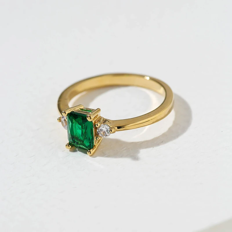 Small-emerald-ring-Europe-and-the-United-States-retro-light-luxury-high ...