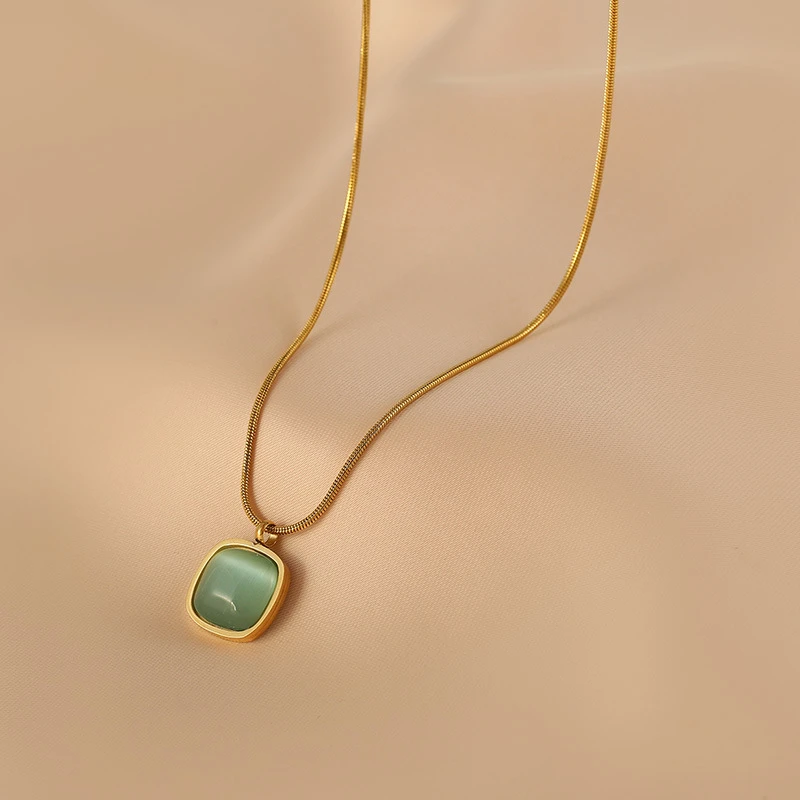 Green Stone Gold Necklace Designs | Gold Necklace Green Stone Square ...