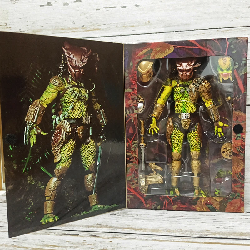 NECA-Predator-Figure-Elder-Predator-Gold-Kenner-Leader-Clan-Chief-PVC ...