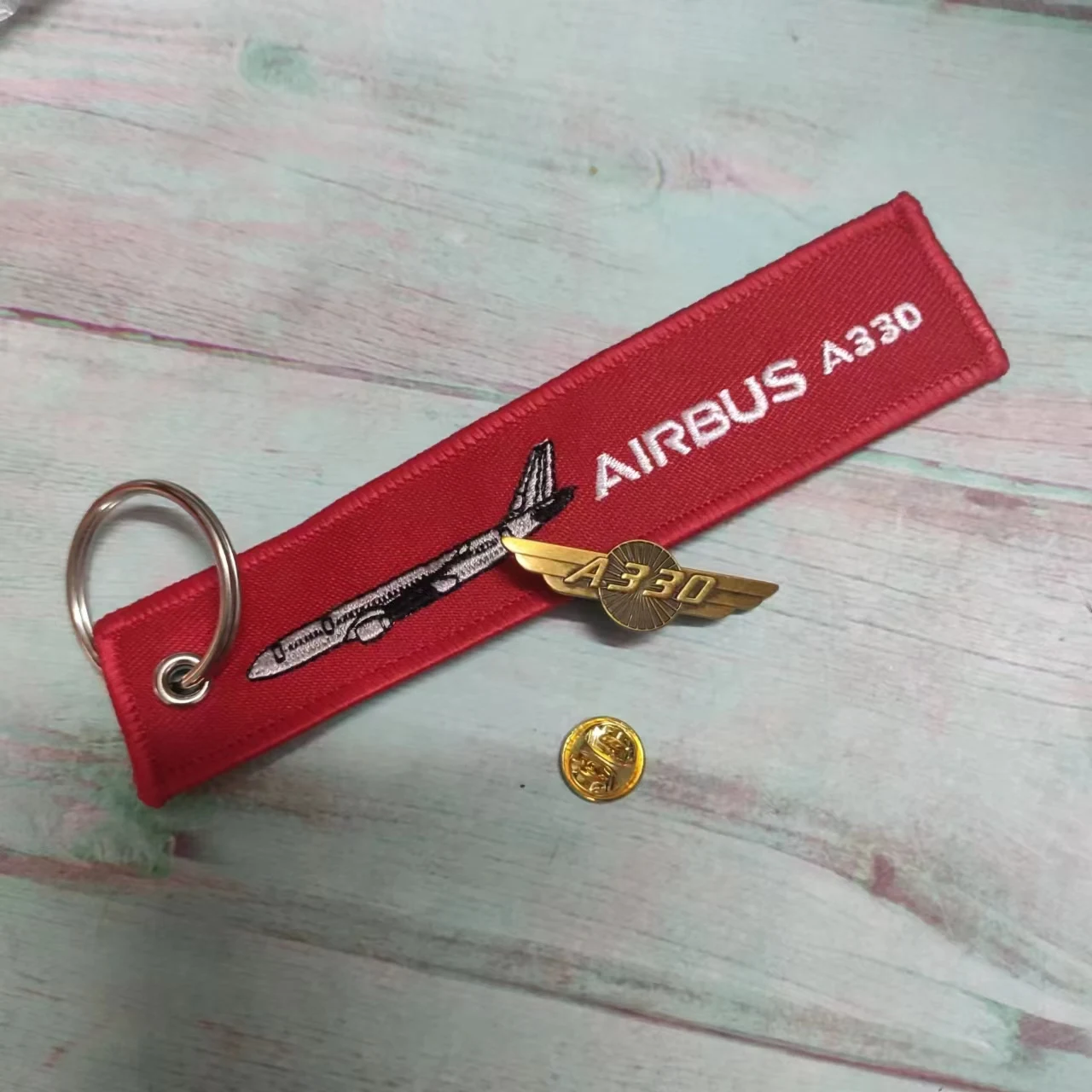 MiFaViPa Red Airbus A330 Fashion Trinket Keychain Airbus 320 Brooch ...