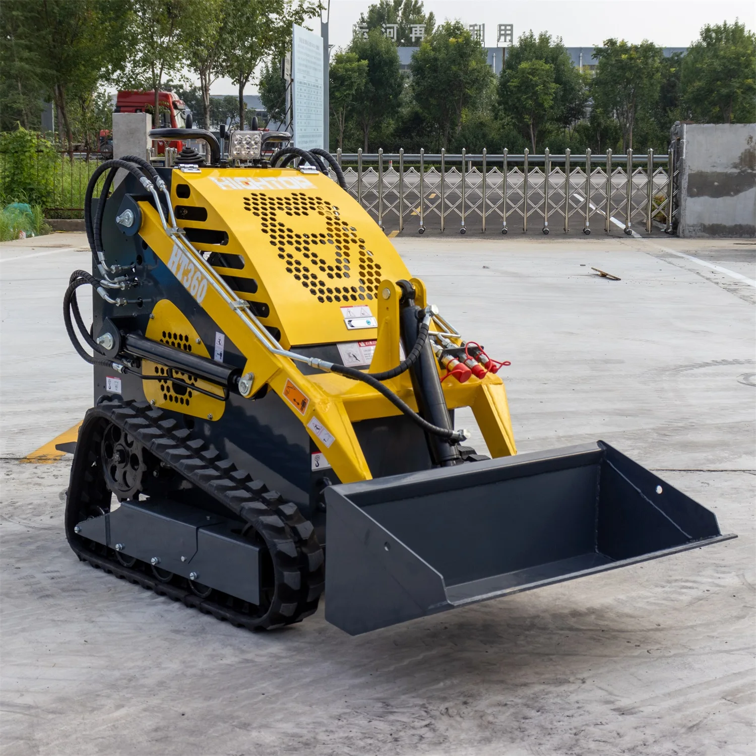 High-Quality-China-Mini-Crawler-Compact-Loader-Mini-Skid-Steer-Loader ...