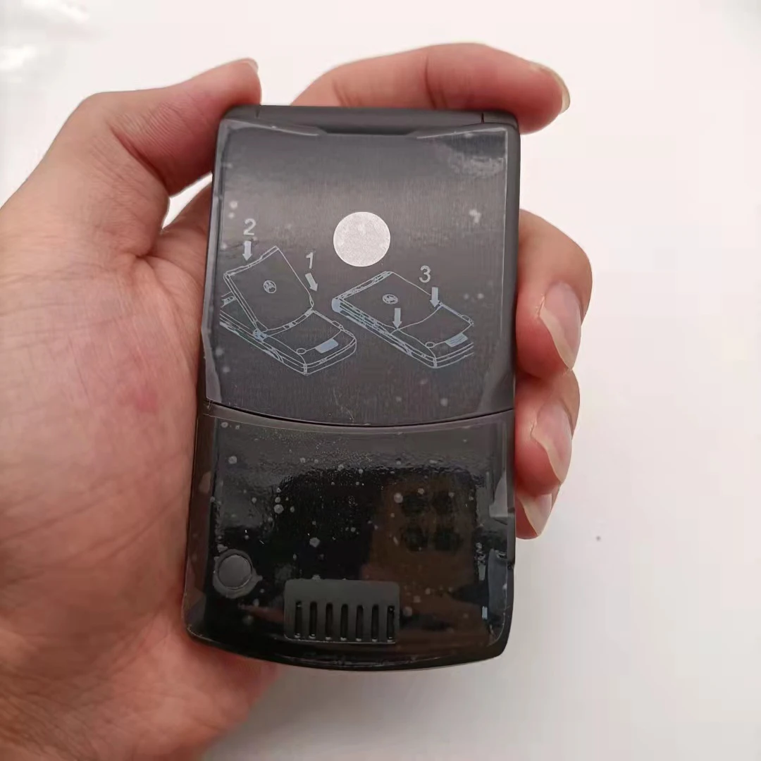 Motorola RAZR V3 -Original Unlocked 2.2 inches GSM 850 / 900 / 1800 ...