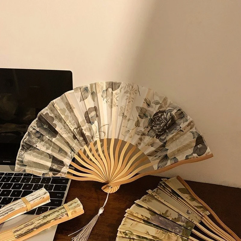 Chinese-Style-Hand-Held-Fans-Flower-Pattern-Silk-Bamboo-Folding-Fans ...