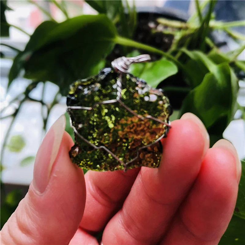 Natural-Moldavite-Green-Aerolites-Crystal-Stone-for-Pendant-Energy ...