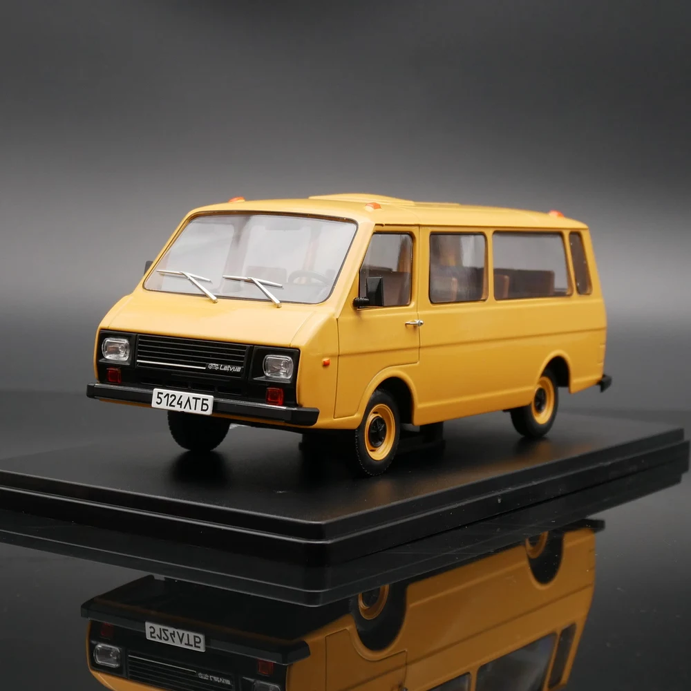 Diecast-1-24-Scale-RAF-22038-Soviet-Retro-Van-Bus-Alloy-Car-Model ...