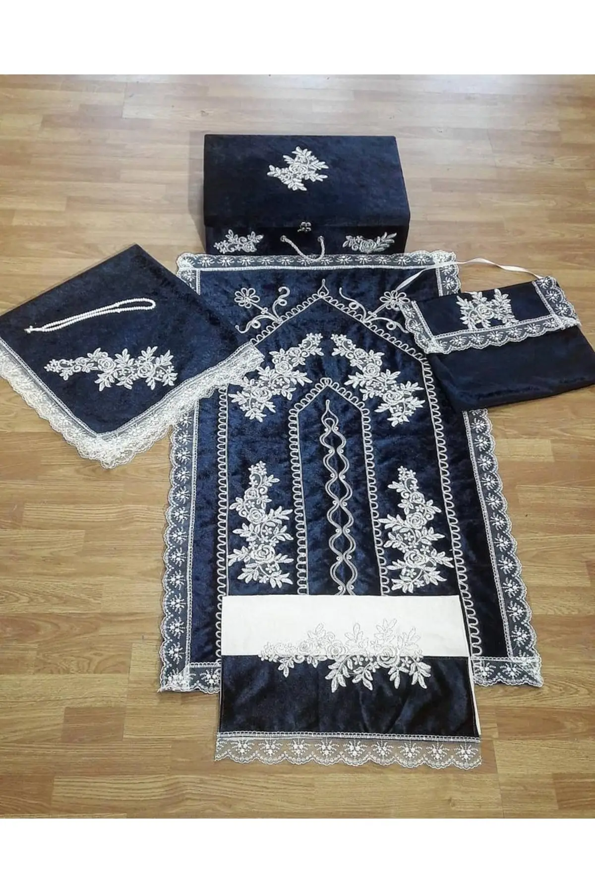 DOLBOVI-7-piece-velvet-luxury-chest-chest-Rug-set-dowry-sanded-bride ...