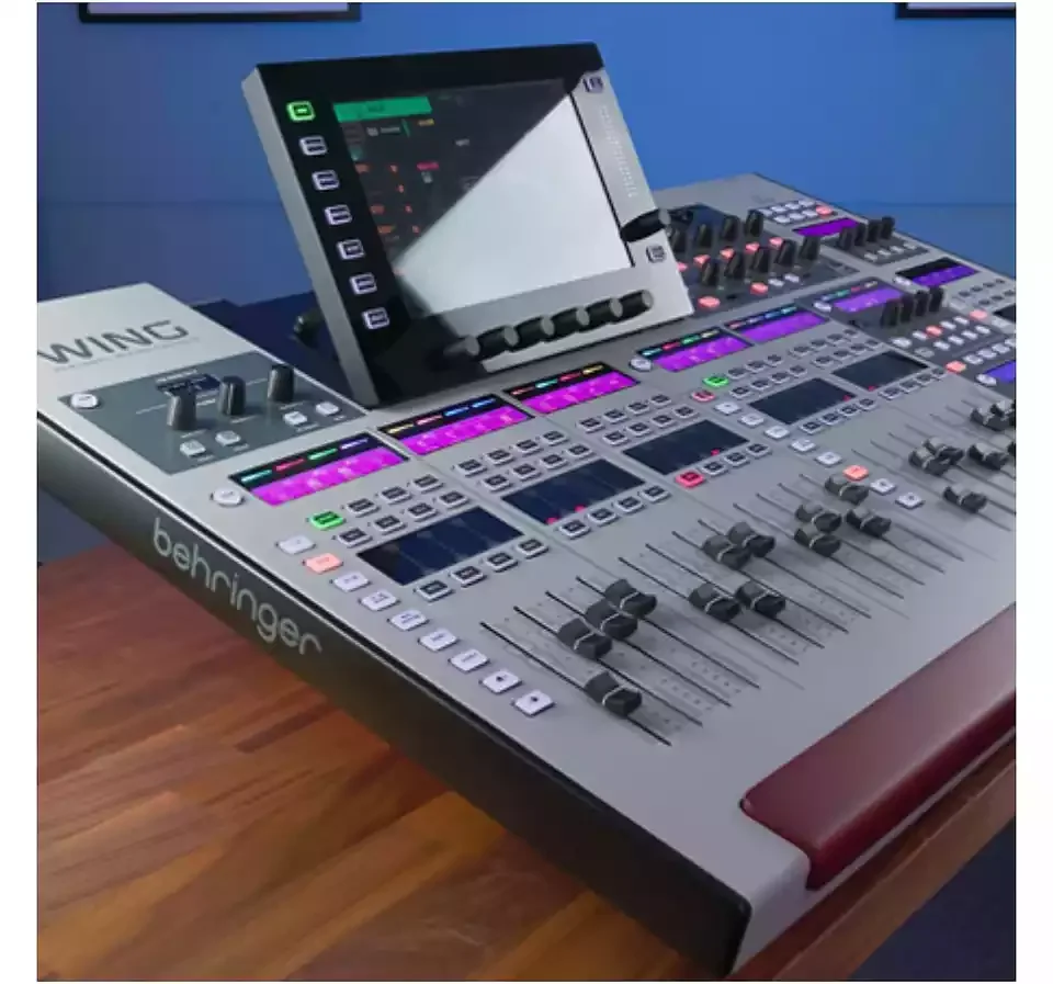 Che-Behringers-WING-48-canais-Mixer-Digital-Mixers-udio.jpg