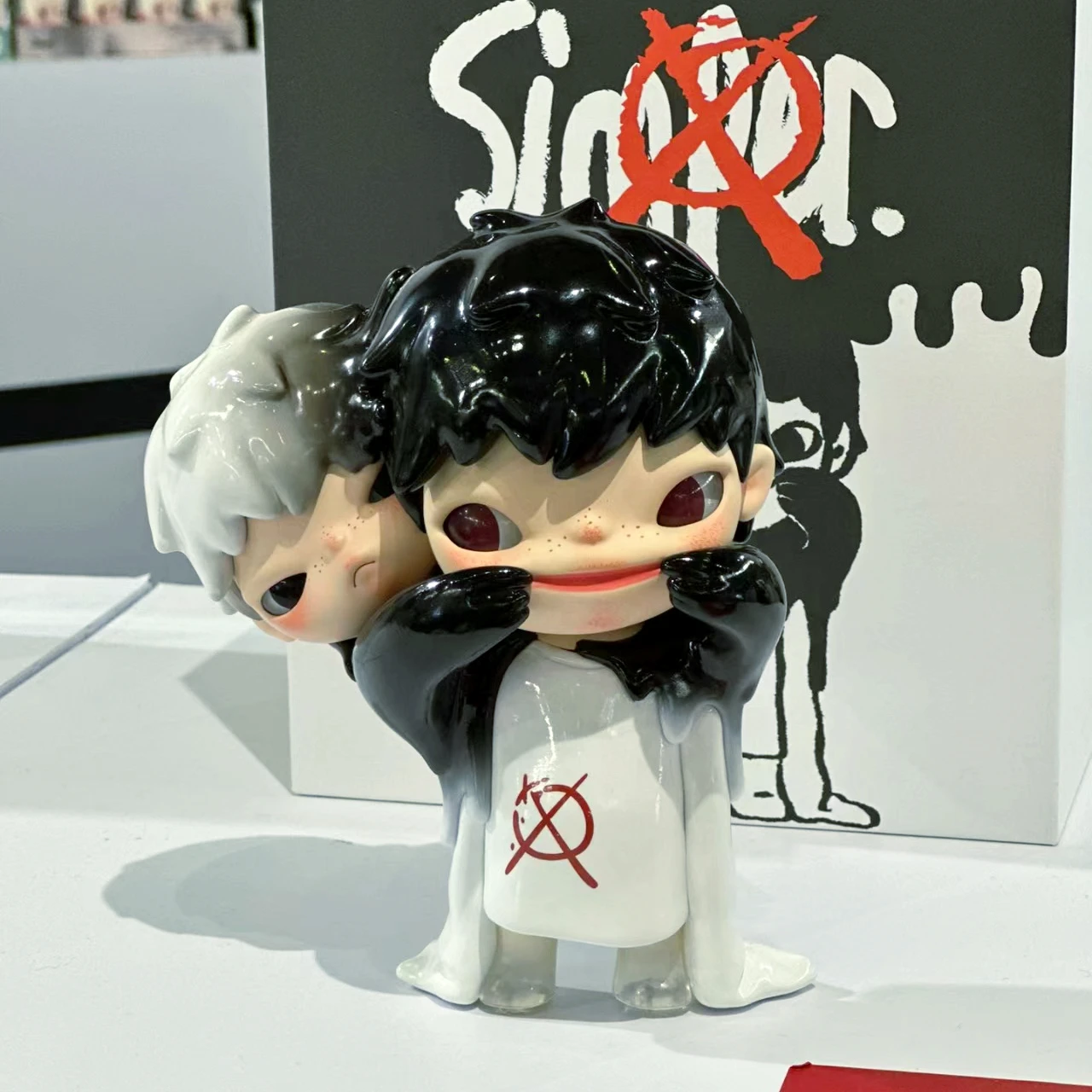 POP-MART-Hirono-Simper-Fake-Smile-Black-White-PTS-Exhibition-Exclusive ...