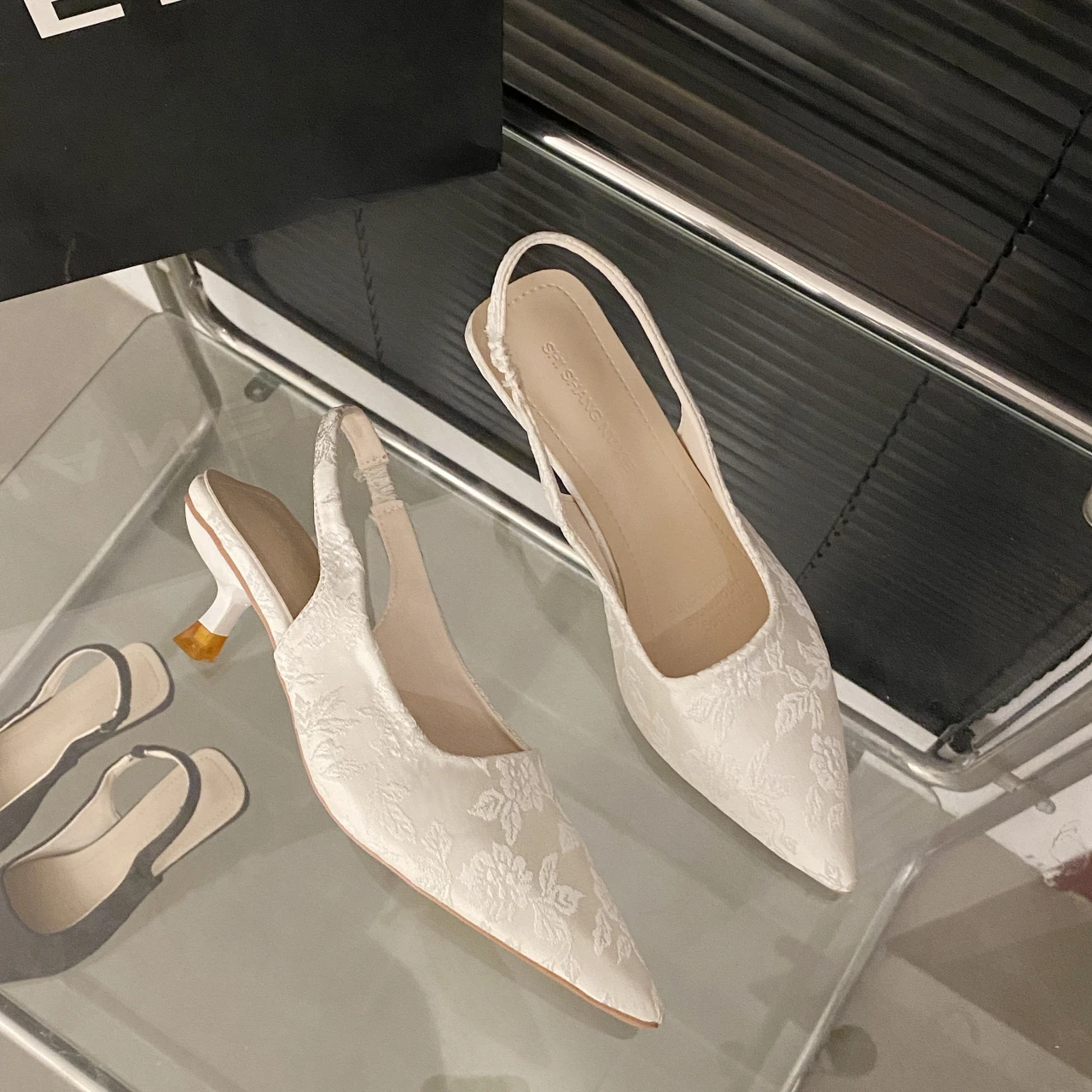 Cool-Chinese-Style-High-Heel-Hollow-2024-New-Embroidered-Pointed-Thin ...