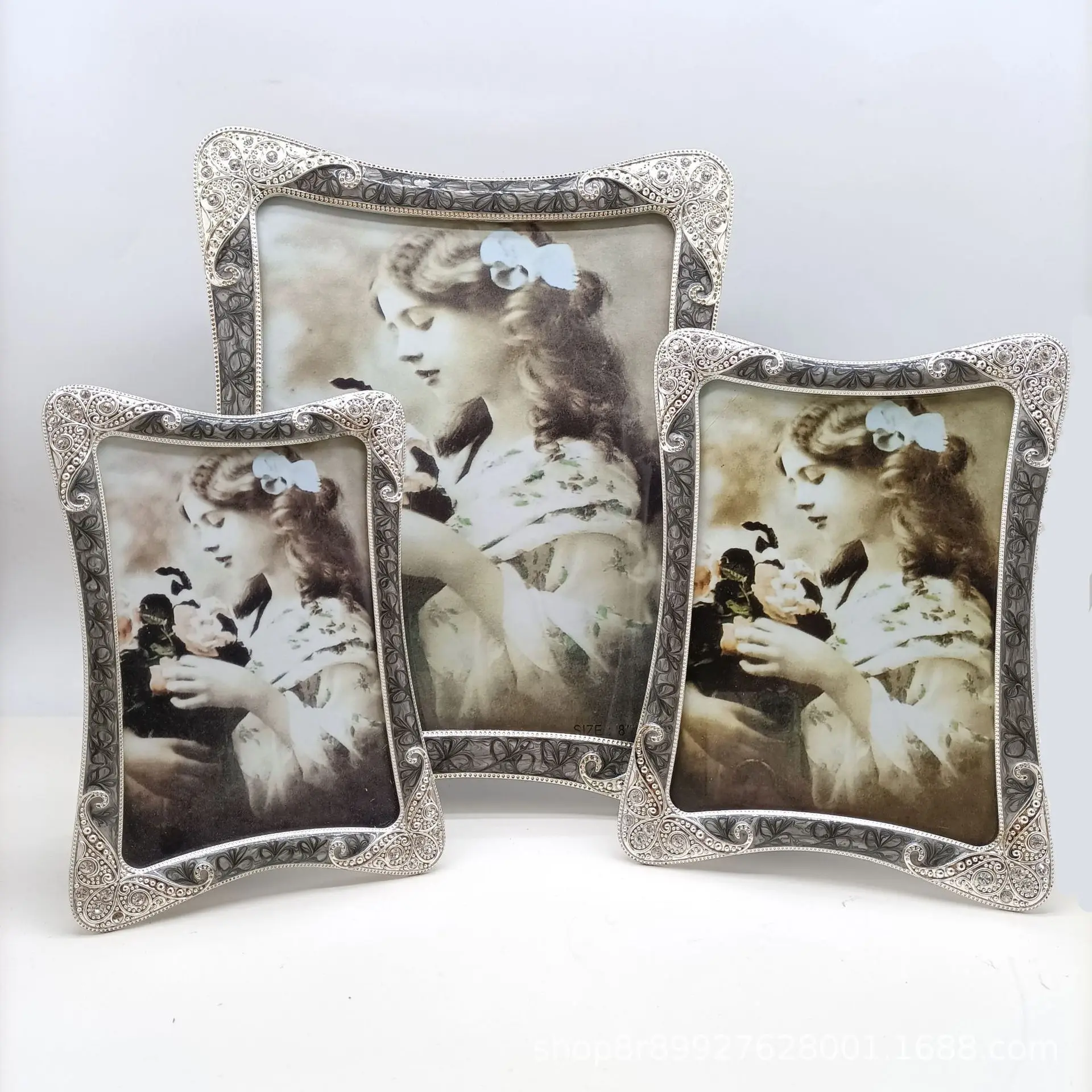 European-Vintage-Metal-Photo-Frame.jpg