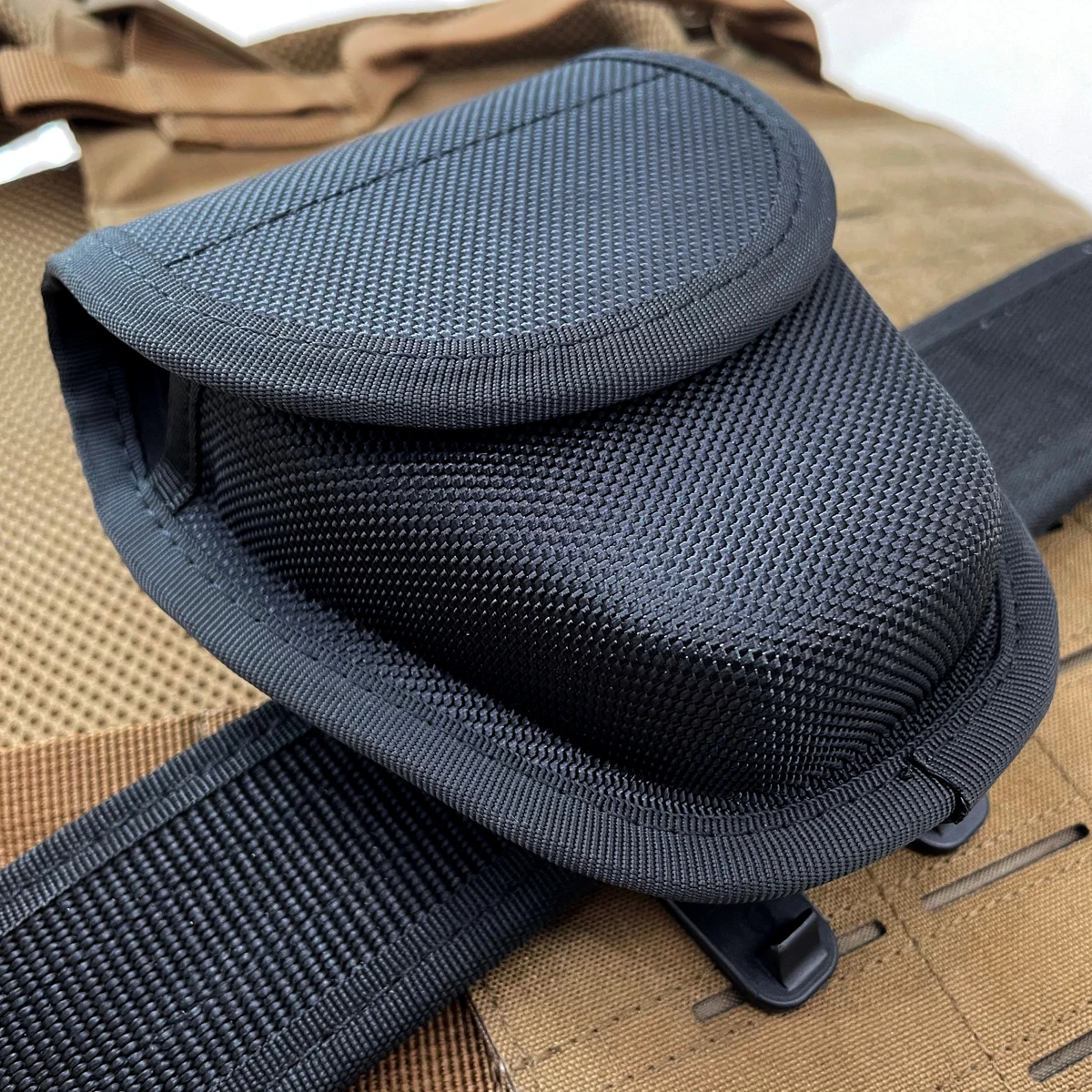 ROCOTACTICAL-Molded-Handcuff-Case-w-360-Degree-Rotating-Belt-Clip ...