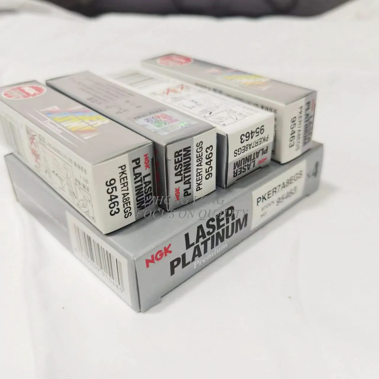 (4PCS) double platinum spark plug PKER7A8EGS 95463 suitable for Golf 7 ...