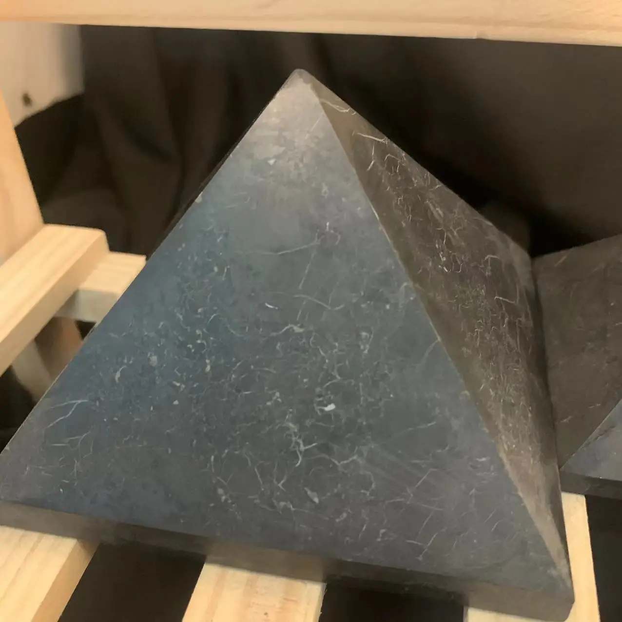 The-most-beloved-Genuine-Natural-Shungite-Pyramid-Tower-Energy-Raw ...