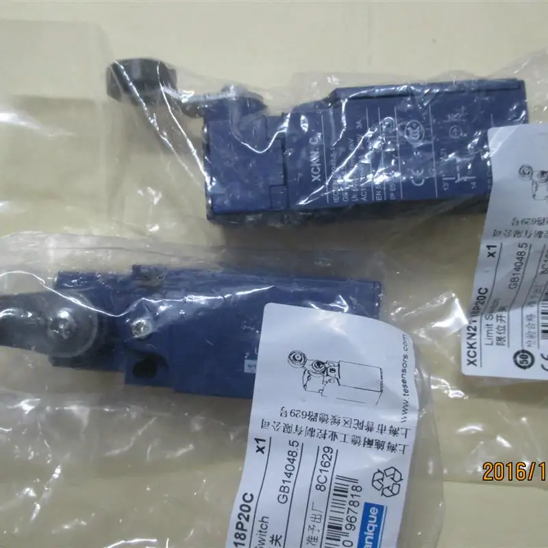 1Pcs-XCKN2118P20C-XCKN-C-Limit-switch.jpg