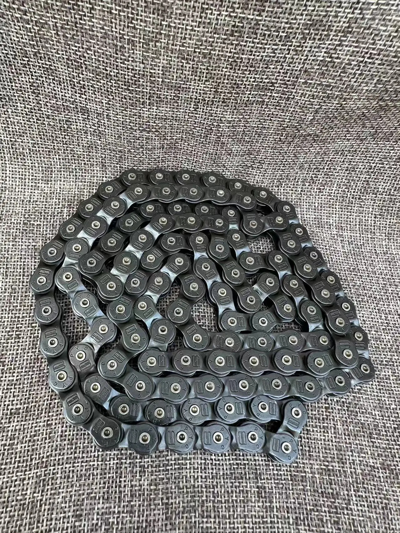 pyc-bmx-halflink-chains-1-8-single-speed-100links-bmx-bicycle-chain.jpg