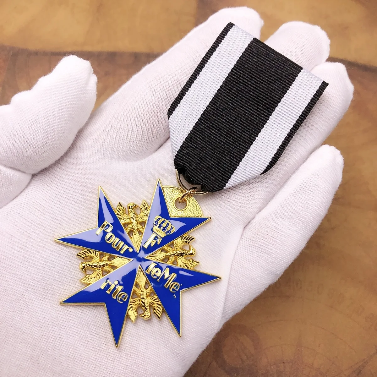 Prussian-Blue-Max-Medal-Marx-Cross-Brooch-Soviet-Patriotic-Medal-Chest ...