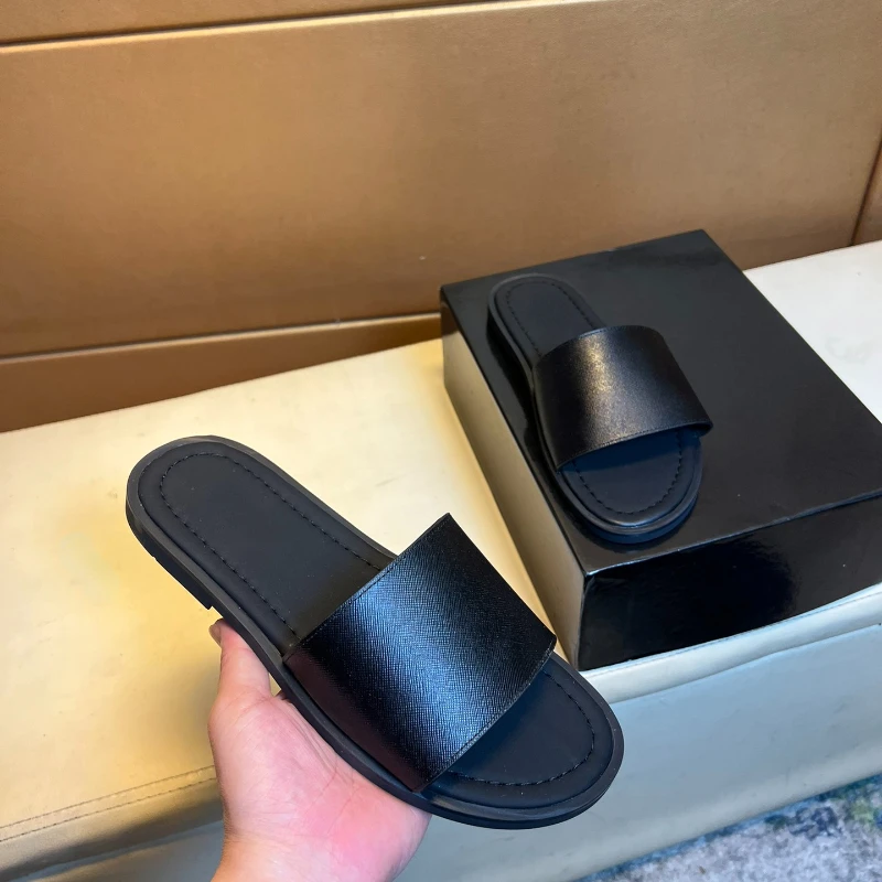 2024-trend-to-wear-slippers-outside-the-beach-men-s-leisure-high-end ...