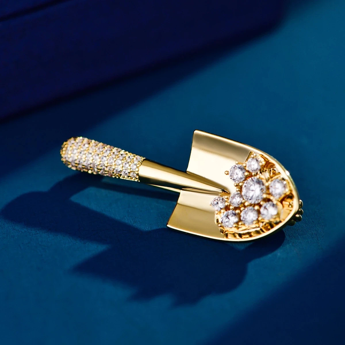 Female-Fashion-Clear-Rhinestones-Gorgeous-Shovel-Brooches-for-Women ...