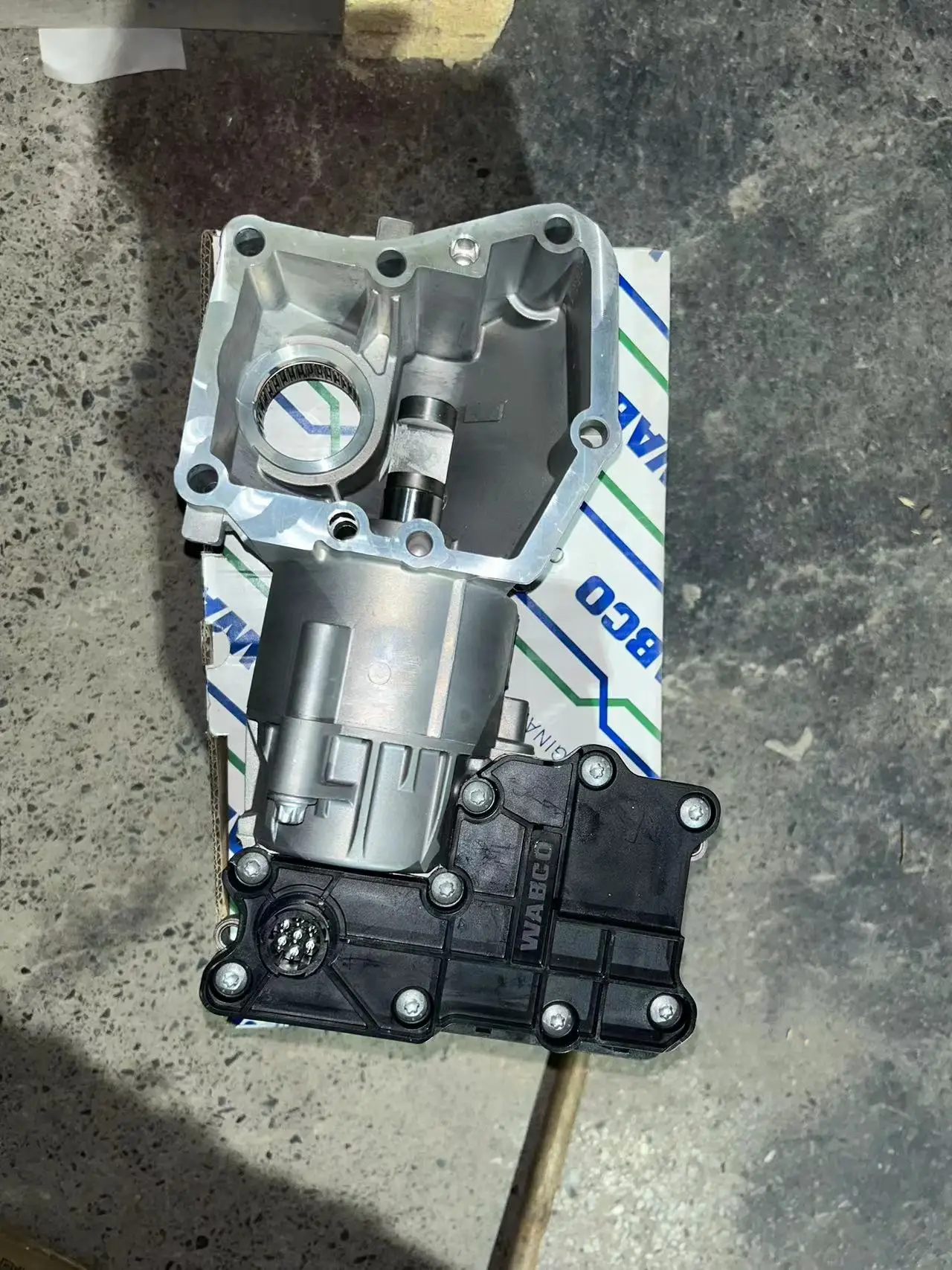 WABCO-4213500830-3-MAN-M-ERCEDES-B-ENZ-A0022608663.jpg