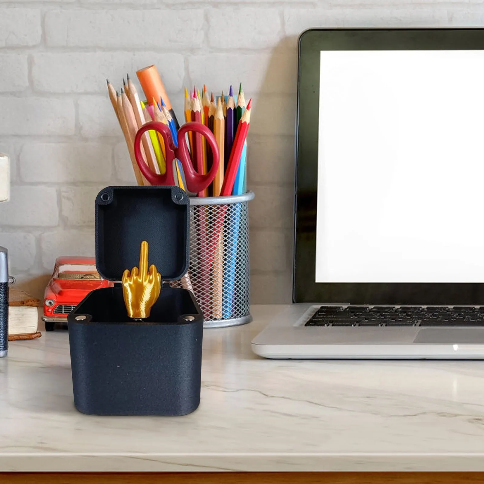 Middle-finger-surprise-gift-box-Spoof-Hand-Prank-pop-up-gift-suitable ...