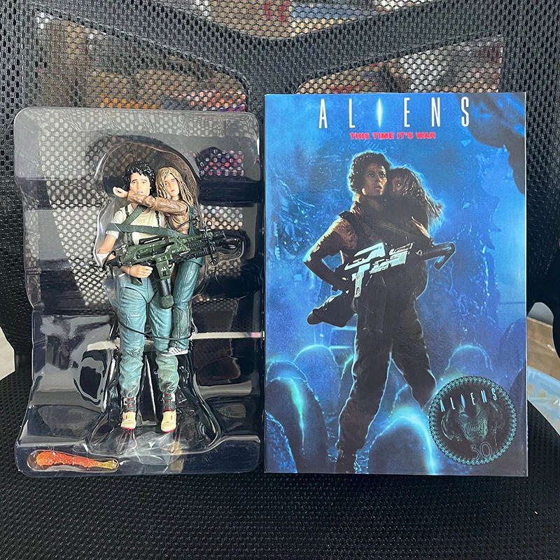 NECA ALIEN 2 LT Ellen Ripley Newt Figure Giger Xenomorph Facehugger ...