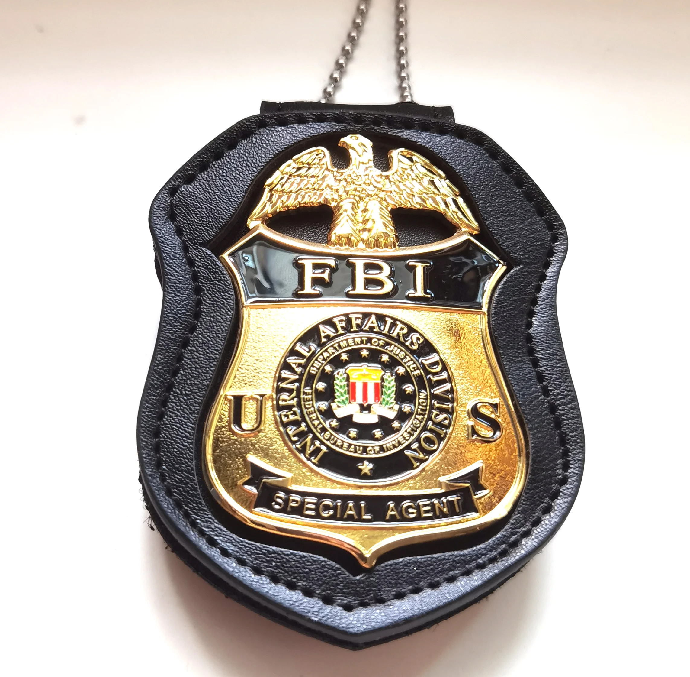 American-FBI-Badge-e-Mosaic-Badge-Holder.jpg