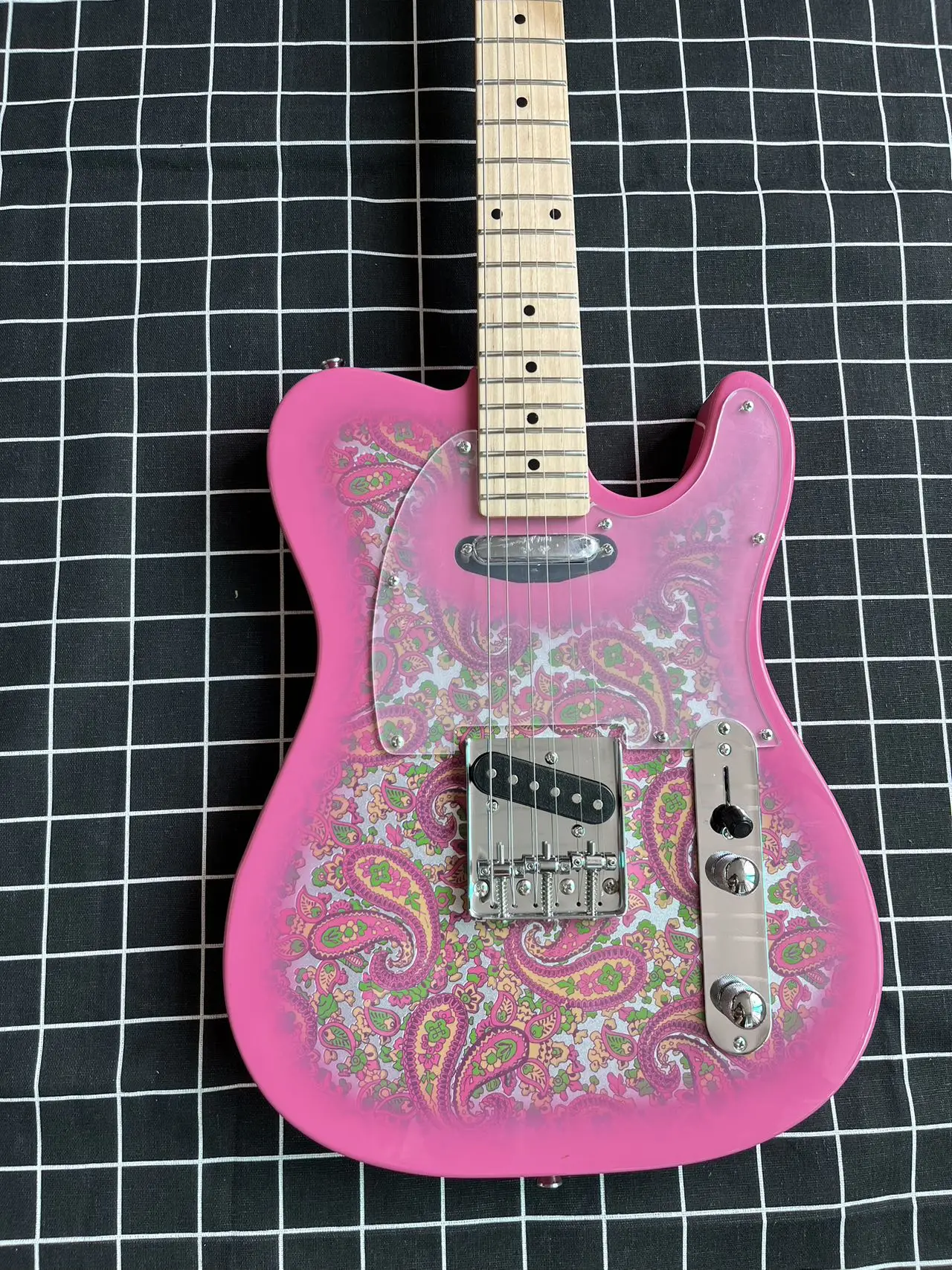 The-high-quality-basswood-Body-maple-neck-custom-6-string-Guitars-the ...