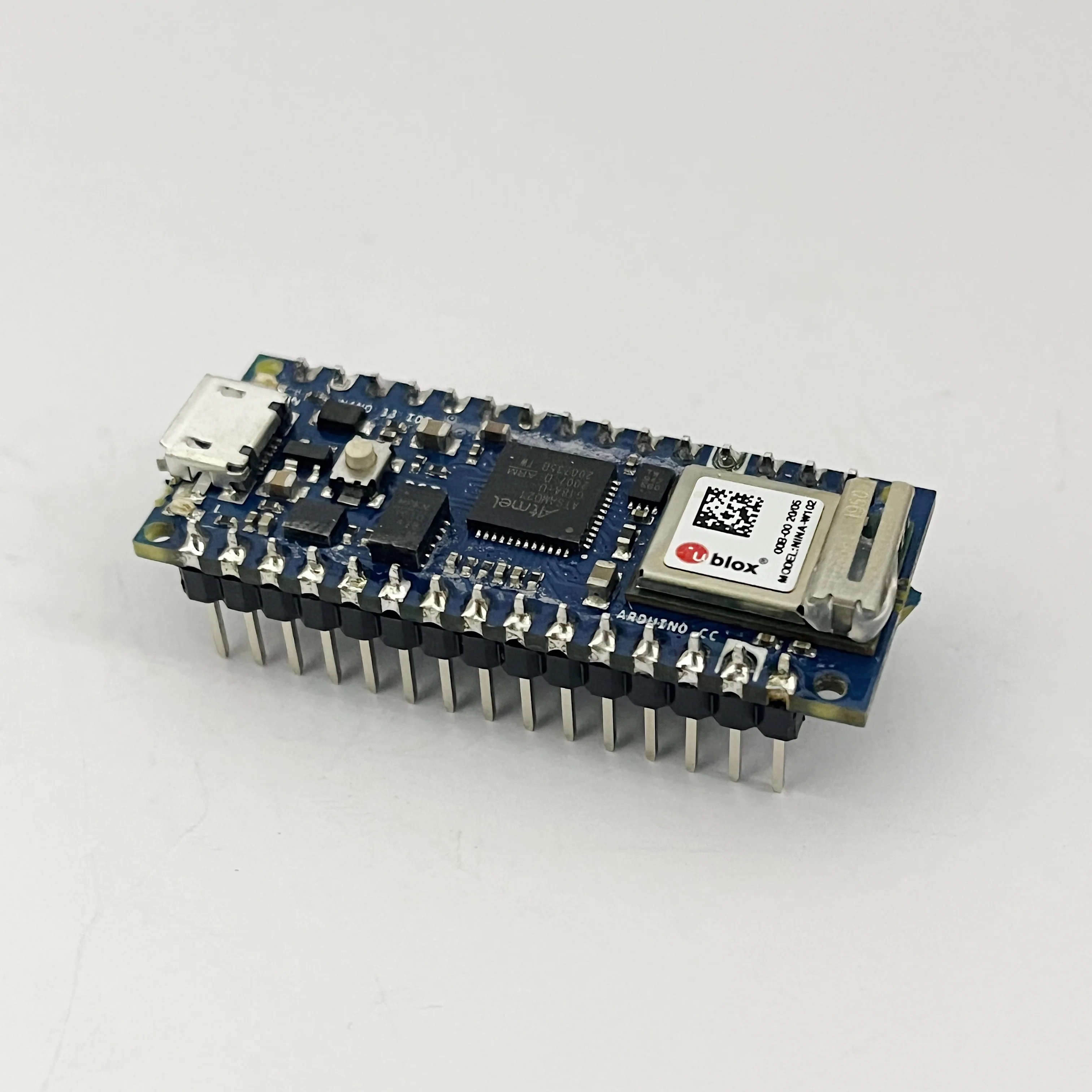 AvadaTech-Placa-de-desarrollo-Arduino-Nano-33-IoT-con-cabezales-ABX00032.jpg