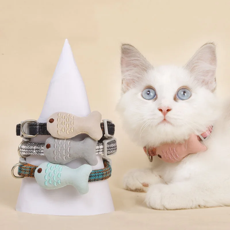 FunPets-Breakaway-Cat-Collar-with-Embroidery-Fish-Pendant-Adjustable ...