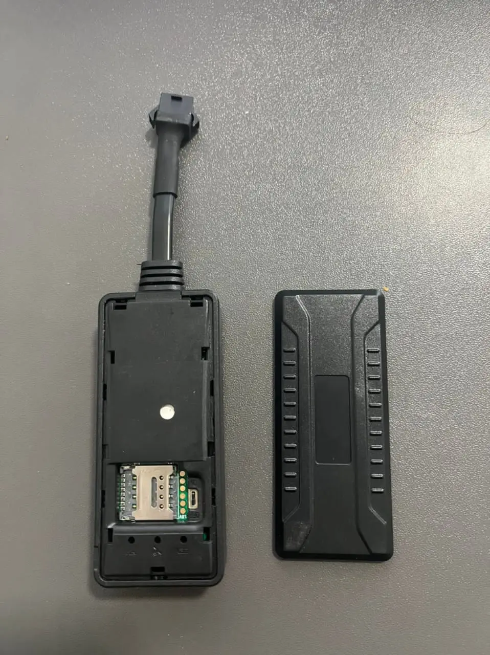 7670SA-Venda-Quente-4G-Fia-o-Rastreador-GPS-Do-Carro-J16-DK12-Com-SOS-E ...