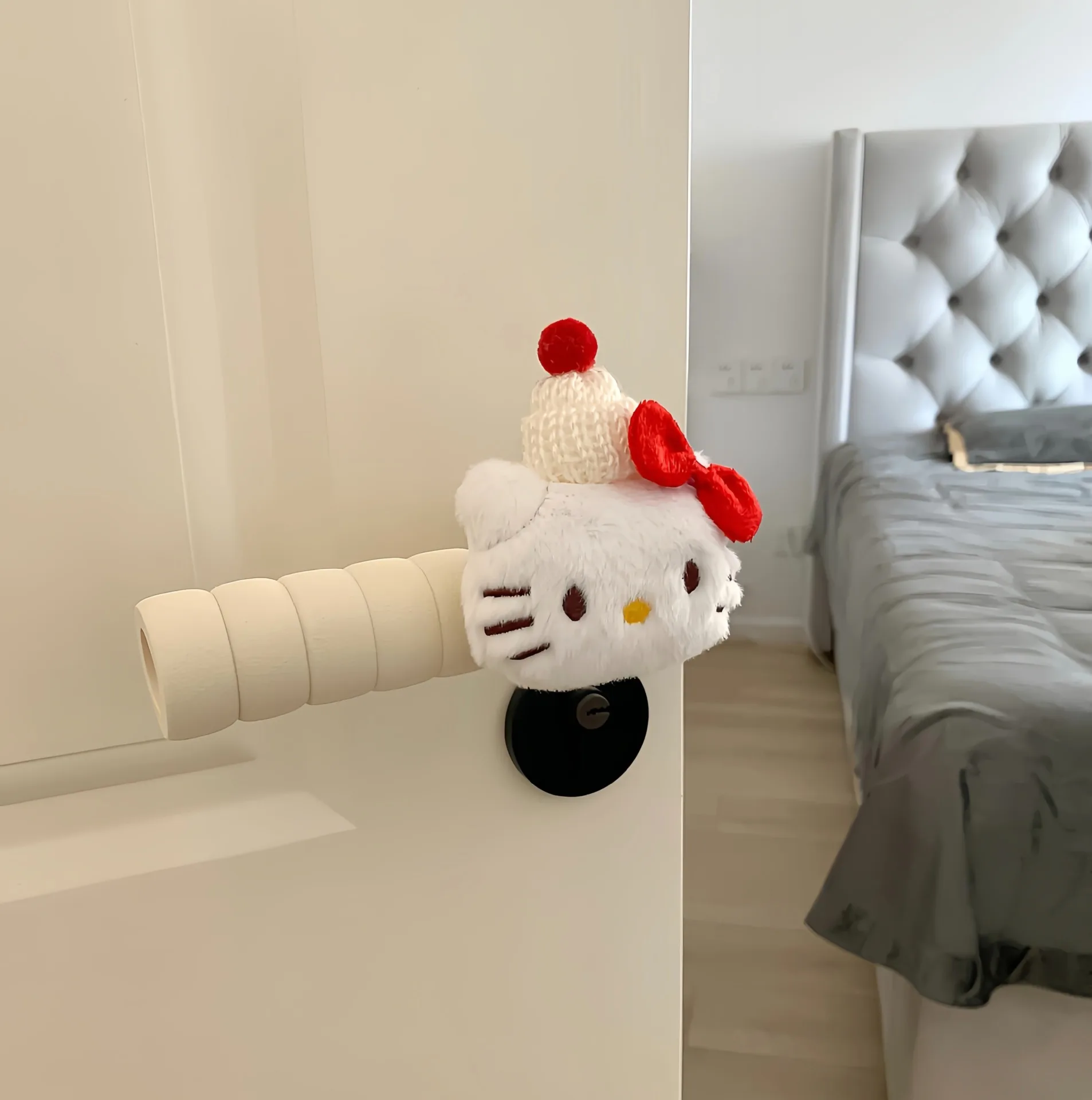2PCS-Kawaii-Hello-Kitty-Door-Handle-Protective-Cover-Spiral-Anti-Static ...