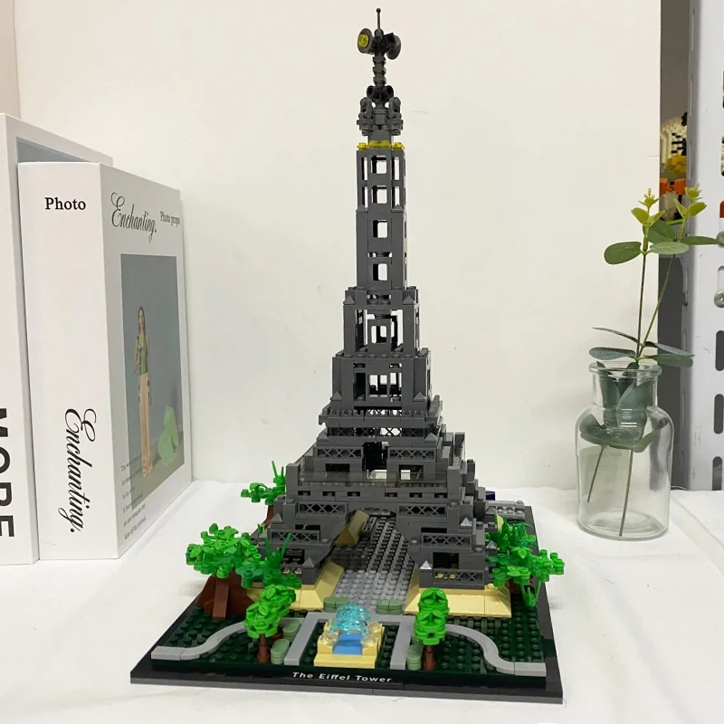 Mini Lego Eiffel Tower