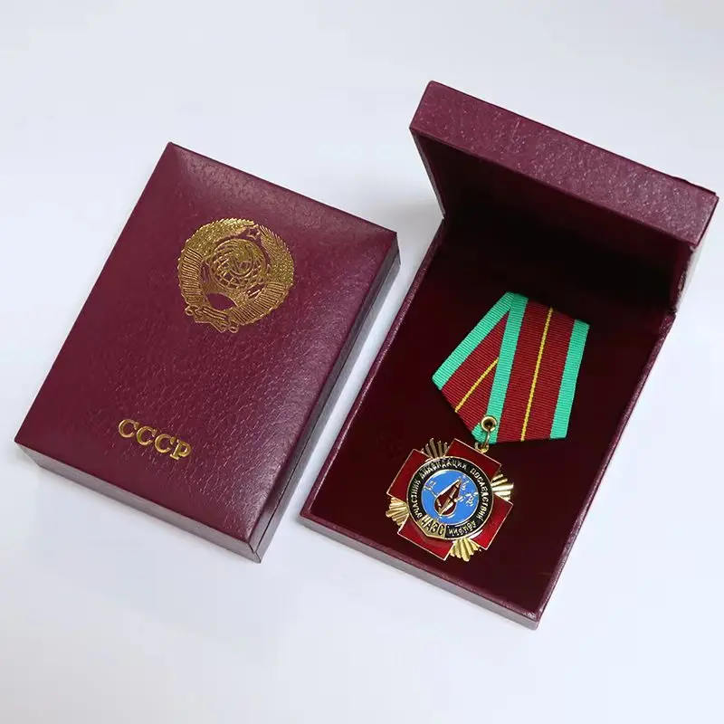 The-Soviet-Chernobyl-Nuclear-Power-Plant-Explosion-Rescuer-Medal-Re ...