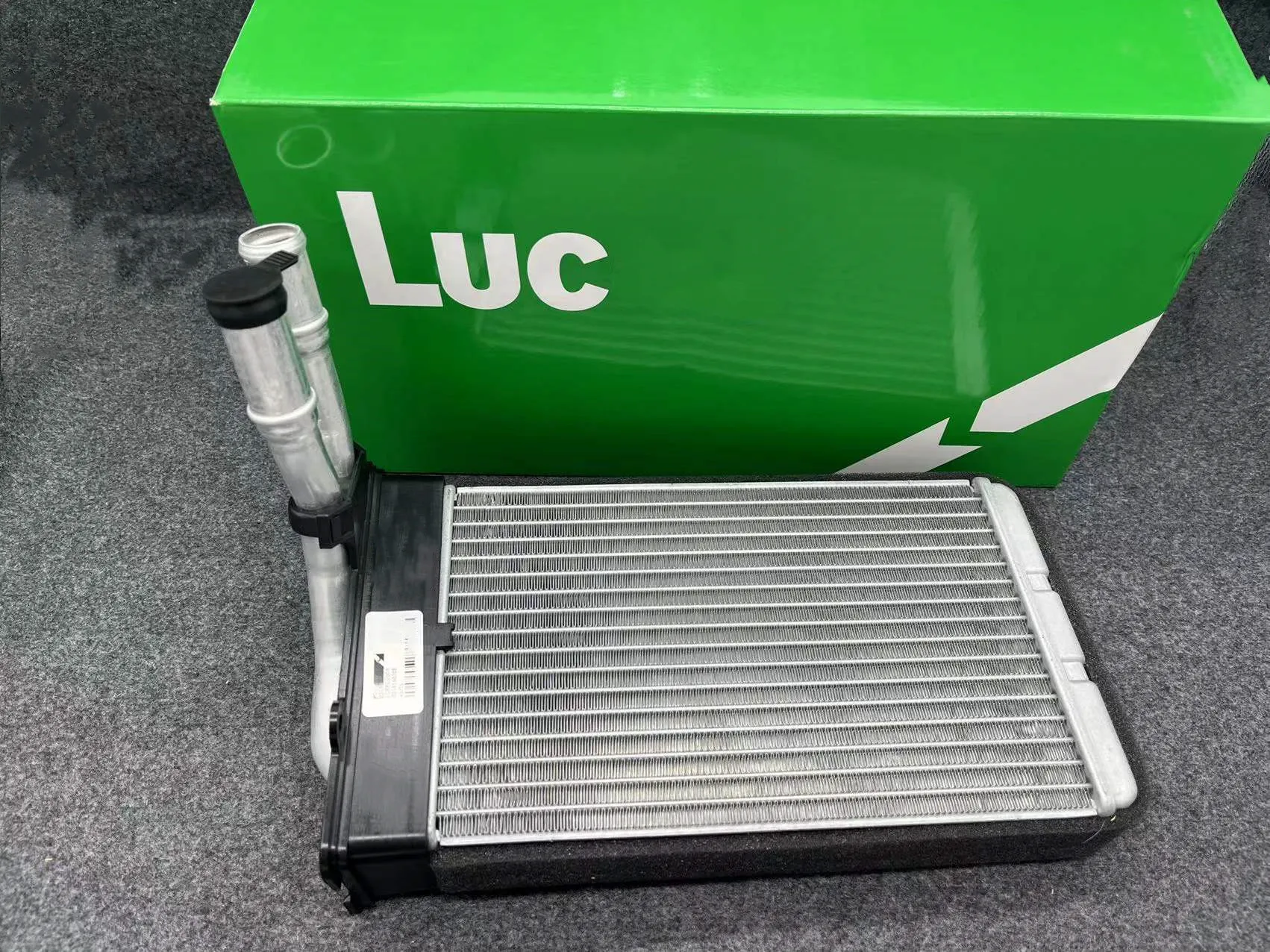 Heat-exchanger-Heater-radiator-For-V-W-passat-A-UDI-A4-OE-8D1819030B ...