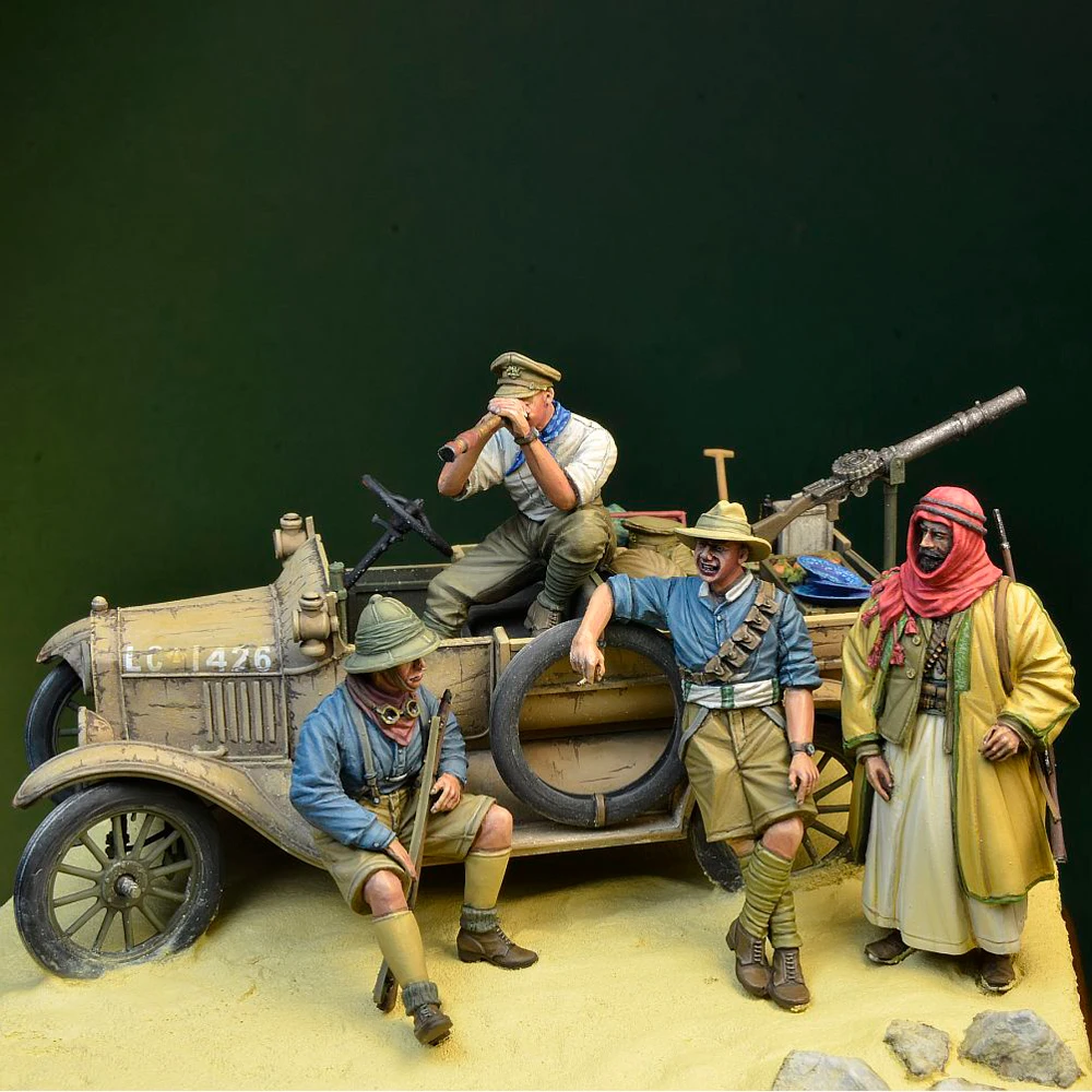 1/35 Resin Model Figure Kits GK , Four People，No Car，Military Theme ...