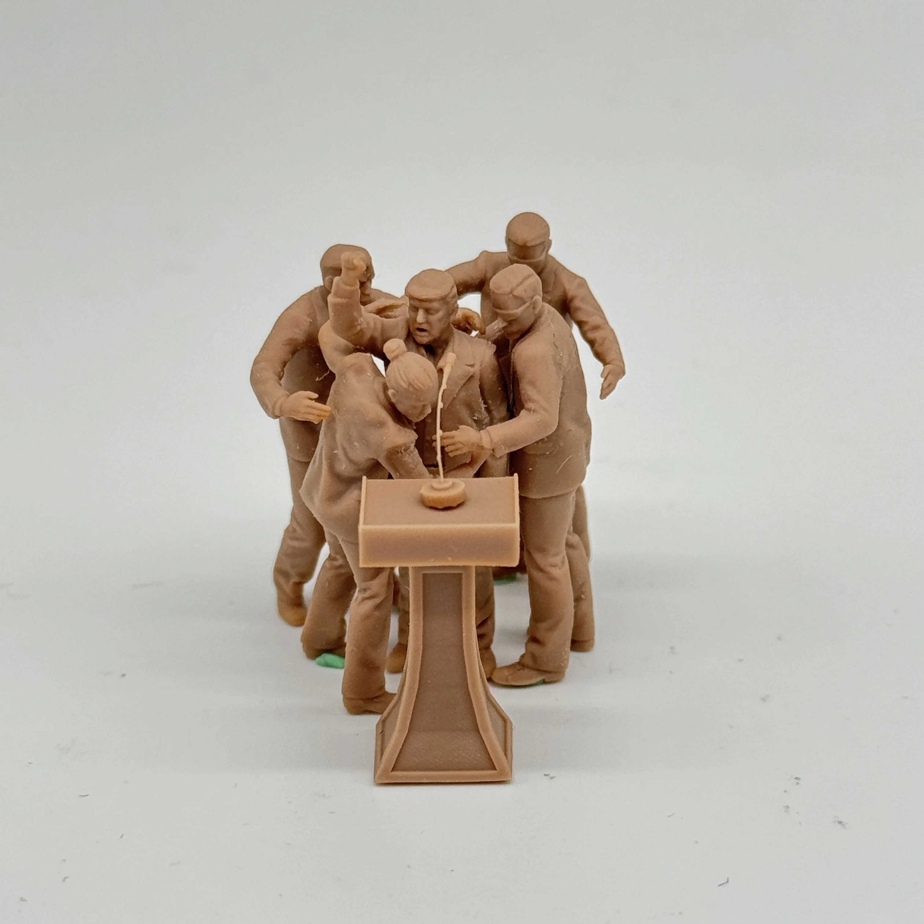 1-64-Scale-Resin-Model-kit-Classic-Donald-Trump-Fight-and-Bodyguards ...