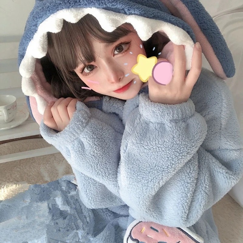 여성용 따뜻한 잠옷 카와이 긴 드레스 양털 잠옷 만화 코스프레 산호 양털 후드 두꺼운 목욕 가운 겨울