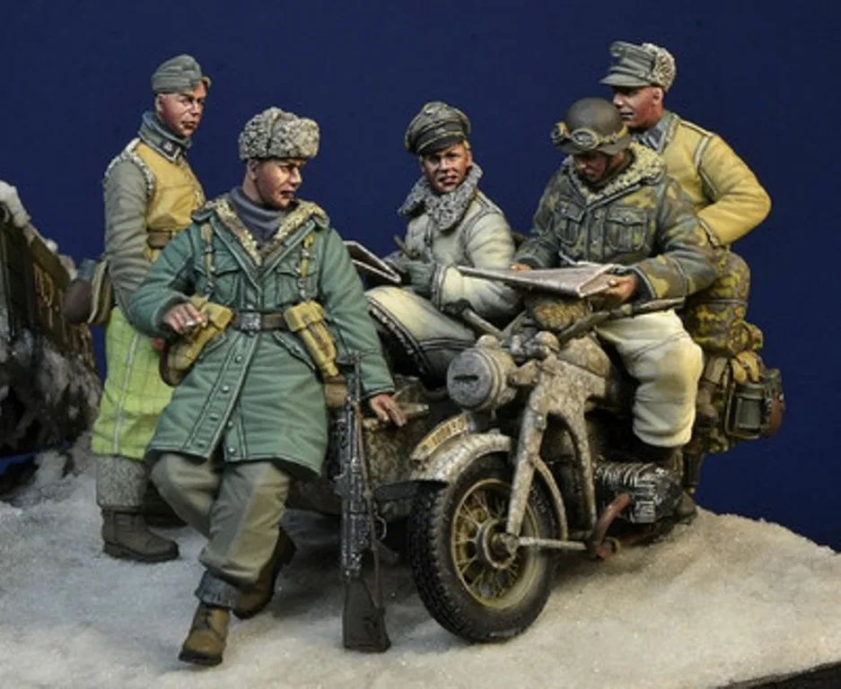 A182-1/35 Resin Figure Model GK, Unpainted and Unassambled kit. German ...