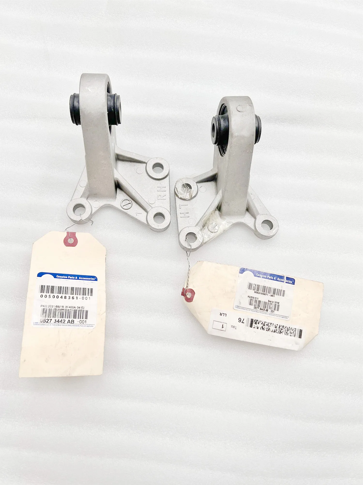 Soporte-diferencial-aislador-diferencial-trasero-y-soporte-5273443AB ...