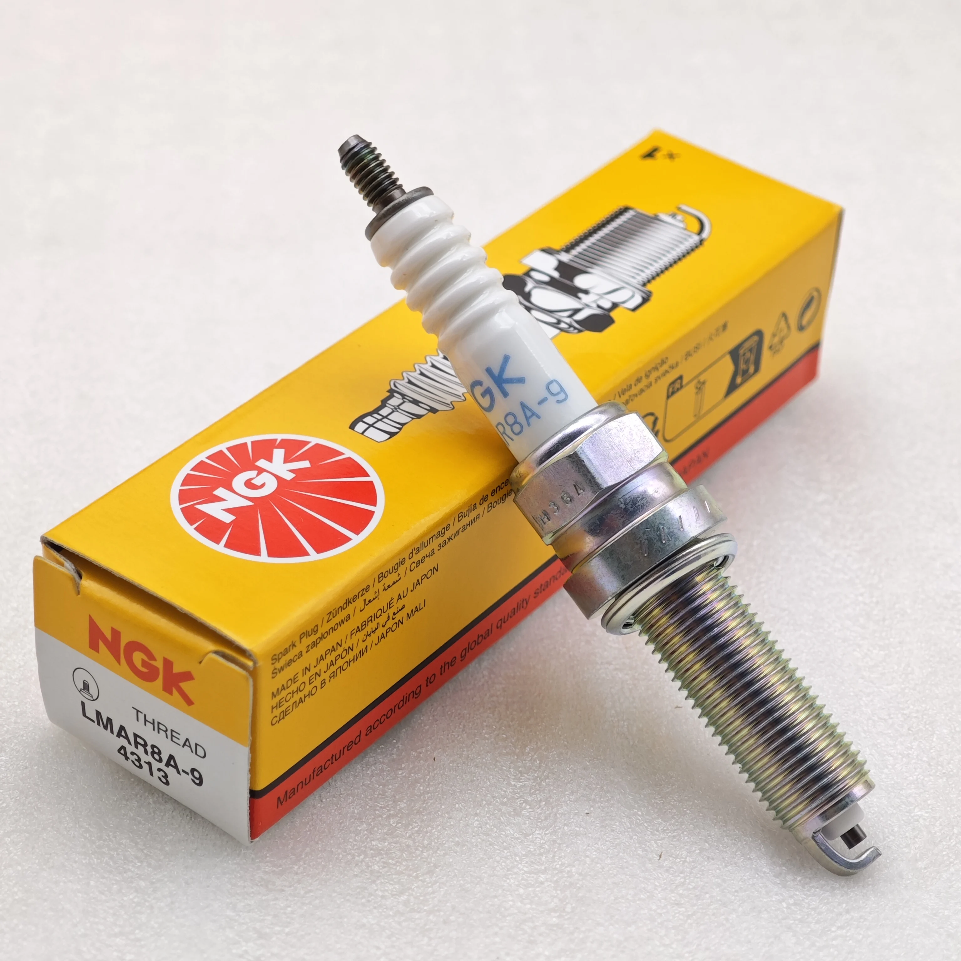Buj-a-Original-NGK-LMAR8A-9-4313-compatible-con-Yamaha-MT07-03-Honda ...