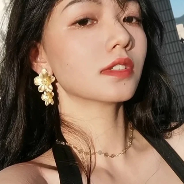 Daisy Grande's Instagram, Twitter & Facebook on IDCrawl