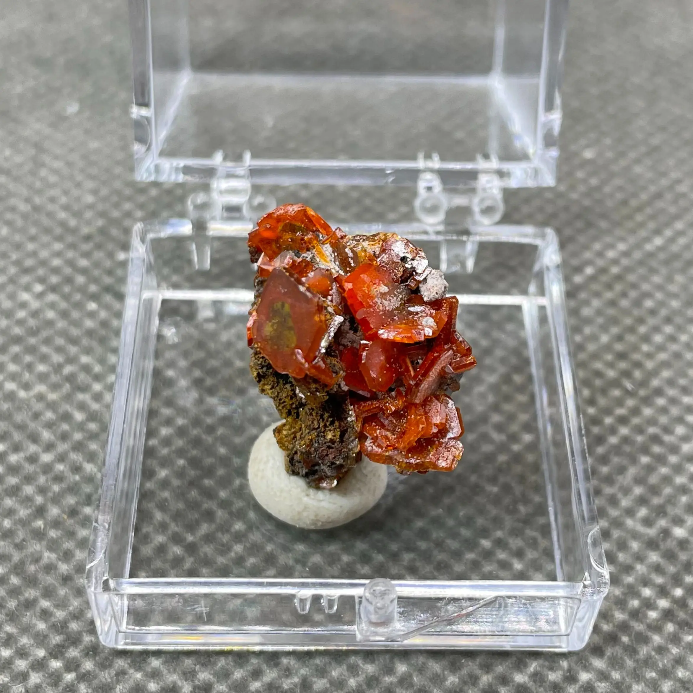 Wulfenite Mineral