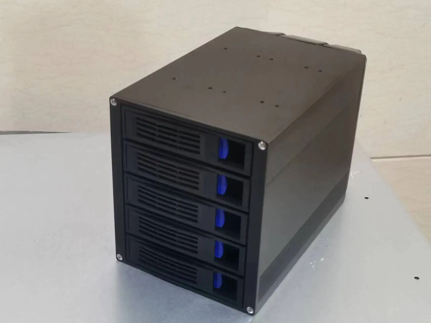 SAS hard drive cage, chassis, 3 optical drive expansion, 5-bit 3.5-inch ...