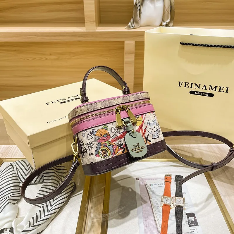 New-minimalist-and-fashionable-small-handbag-contrasting-color-women-s ...