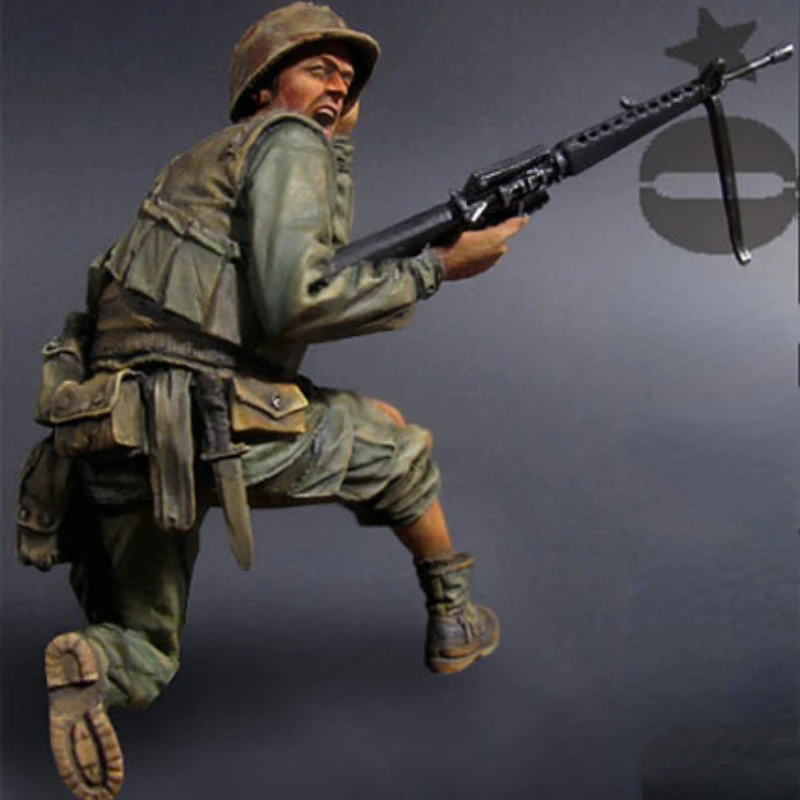 1/35 Scale Resin Soldier Assembly Model Kit Vietnam War US Army Charge ...