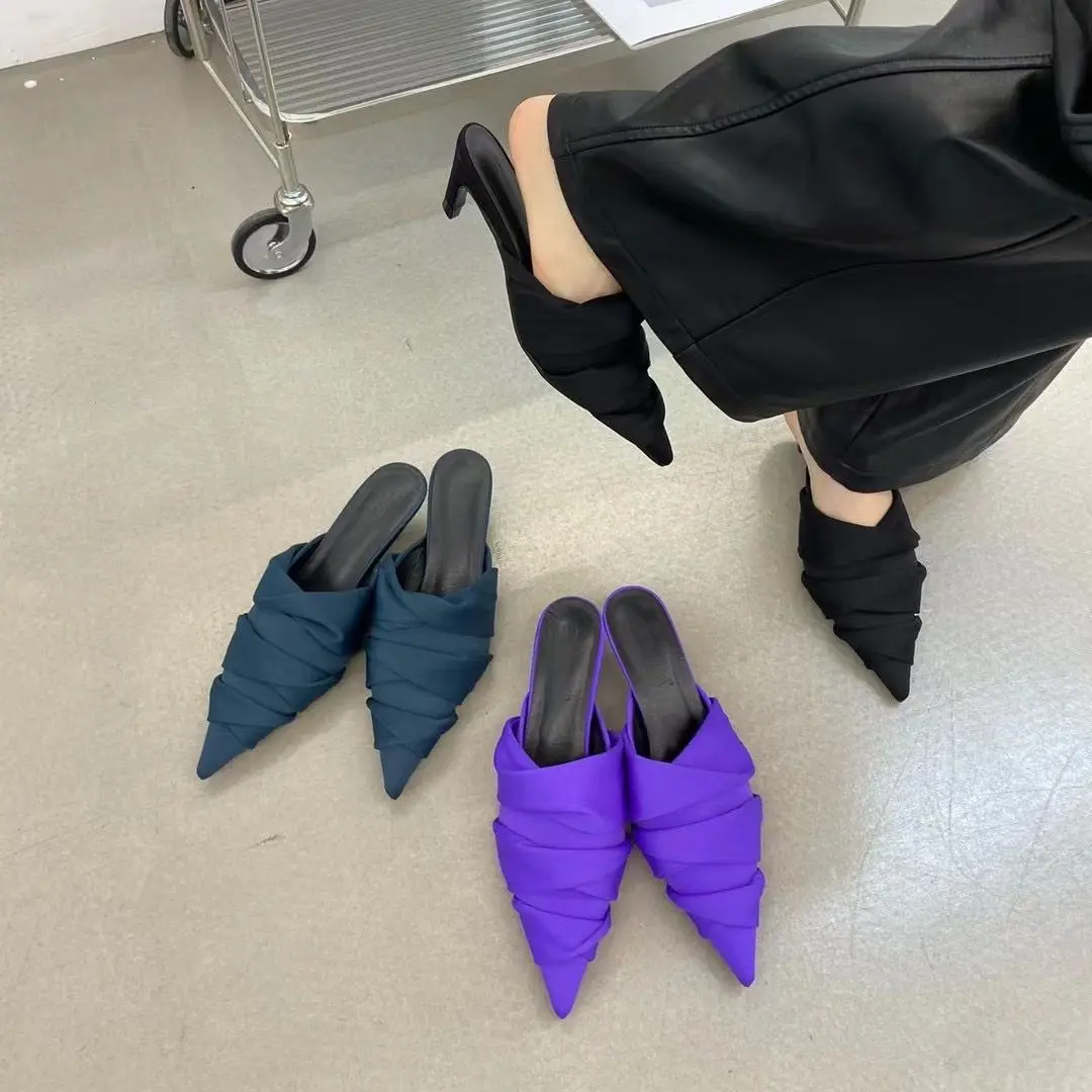 여성용 패션 슬리퍼 뾰족한 앞코 슬라이드 노새 신발 두꺼운 미드 힐 보라색 파란색 검정색 여성용 슬리퍼 여름