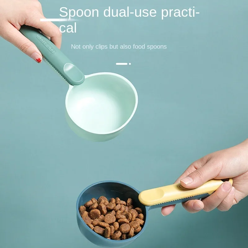 Pet-Food-Spoon-for-Dogs-and-Cats-with-Clips-for-Hygienic-Feeding-of ...